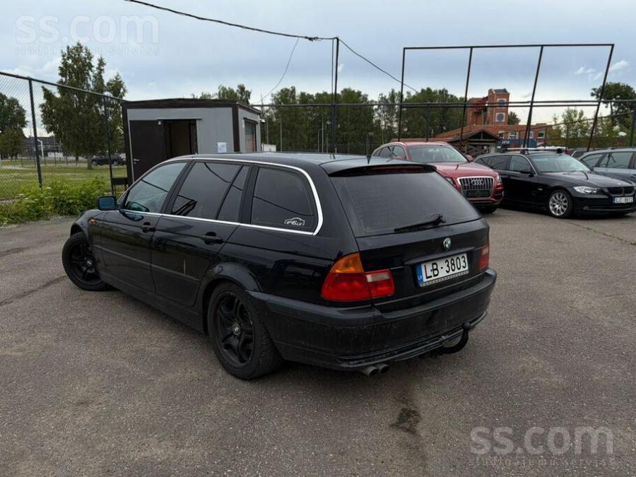 Black BMW 320 2003 in Riga, with an engine capacity of 2.20 L and mileage of 0 thousand km for 1290 €, photo 5 on AUTOMOTO.COM.LV
