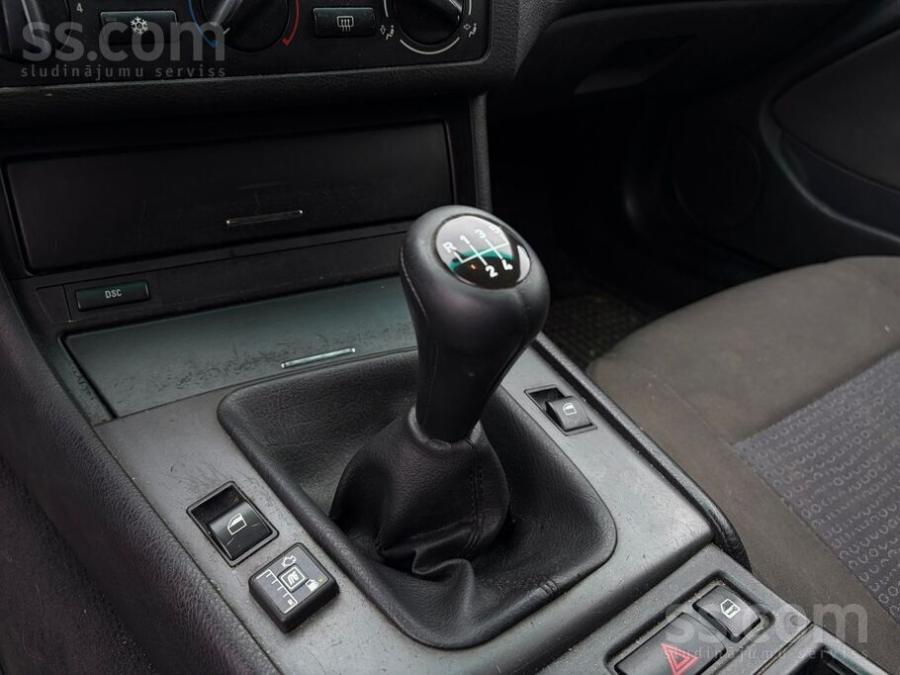 Black BMW 320 2003 in Riga, with an engine capacity of 2.20 L and mileage of 0 thousand km for 1290 €, photo 8 on AUTOMOTO.COM.LV
