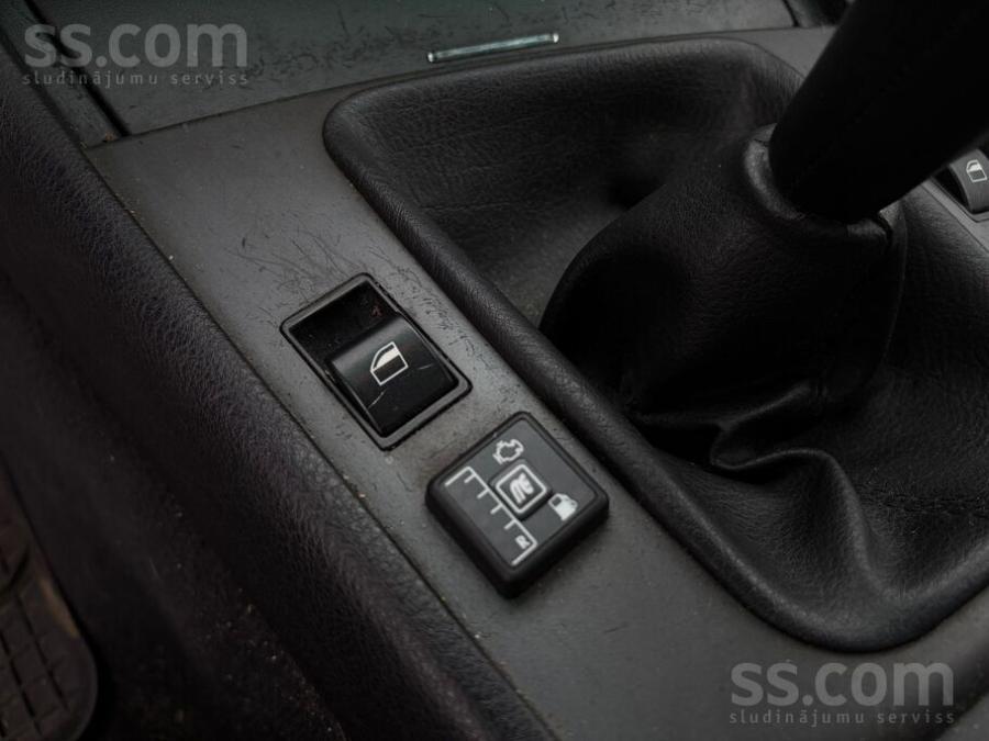 Black BMW 320 2003 in Riga, with an engine capacity of 2.20 L and mileage of 0 thousand km for 1290 €, photo 9 on AUTOMOTO.COM.LV