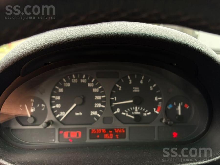 Black BMW 320 2003 in Riga, with an engine capacity of 2.20 L and mileage of 0 thousand km for 1290 €, photo 10 on AUTOMOTO.COM.LV
