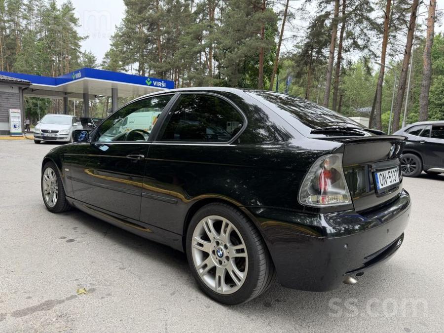 Black BMW 320 2003 in Riga, with an engine capacity of 2.00 L and mileage of 203 thousand km for 3200 €, photo 4 on AUTOMOTO.COM.LV