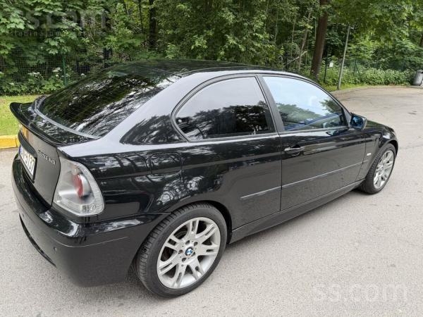 Black BMW 320 2003 in Riga, with an engine capacity of 2.00 L and mileage of 203 thousand km for 3200 €, photo 4 on AUTOMOTO.COM.LV