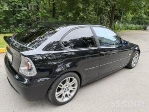 Black BMW 320 2003 in Riga, with an engine capacity of 2.00 L and mileage of 203 thousand km for 3200 €, photo 5 on AUTOMOTO.COM.LV
