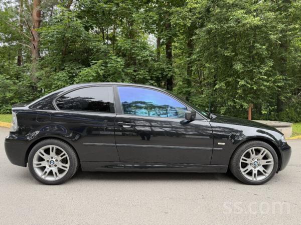 Black BMW 320 2003 in Riga, with an engine capacity of 2.00 L and mileage of 203 thousand km for 3200 €, photo 5 on AUTOMOTO.COM.LV