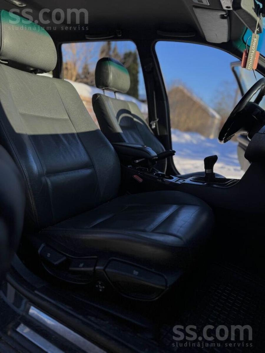 Melns BMW 320 2003 Liepāja, ar dzinēja tilpumu 2.00 L un nobraukumu 445 tūkst. km par 2000 €, foto 11 vietnē AUTOMOTO.COM.LV