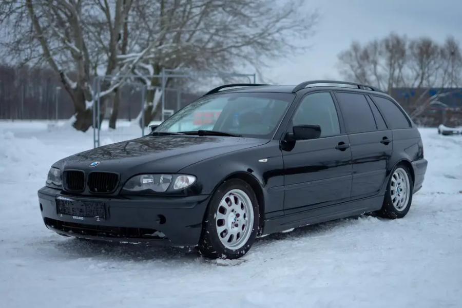 Melns BMW 320 2003 Liepāja, ar dzinēja tilpumu 2.00 L un nobraukumu 286 tūkst. km par 2650 €, foto 1 vietnē AUTOMOTO.COM.LV