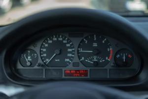 Melns BMW 320 2003 Liepāja, ar dzinēja tilpumu 2.00 L un nobraukumu 286 tūkst. km par 2650 €, foto 14 vietnē AUTOMOTO.COM.LV