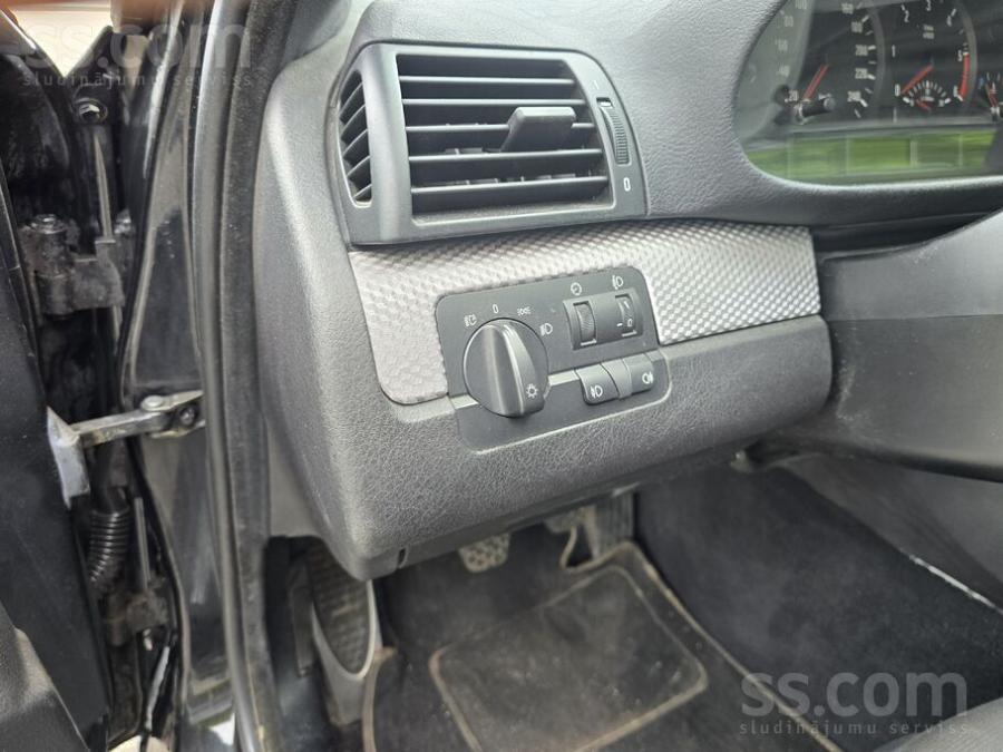 Black BMW 320 2003 in Riga, with an engine capacity of 2.00 L and mileage of 311 thousand km for 2750 €, photo 16 on AUTOMOTO.COM.LV