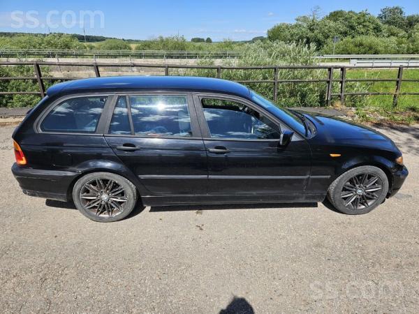 Черный БМВ 320 2003 в Лиепая, объемом двигателя 2.00 л и пробегом 251 тыс. км за 2100 €, фото 2 на AUTOMOTO.COM.LV