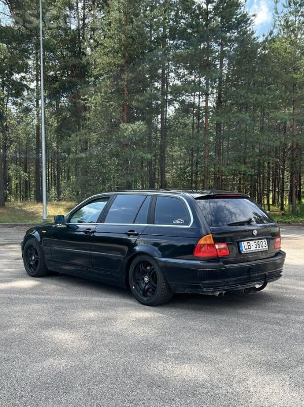 Melns BMW 320 2003 Rīga, ar dzinēja tilpumu 2.20 L un nobraukumu 350 tūkst. km par 1850 €, foto 4 vietnē AUTOMOTO.COM.LV
