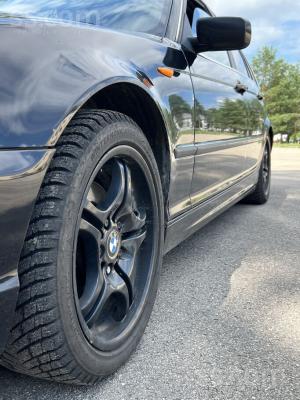 Black BMW 320 2003 in Riga, with an engine capacity of 2.20 L and mileage of 350 thousand km for 1850 €, photo 7 on AUTOMOTO.COM.LV