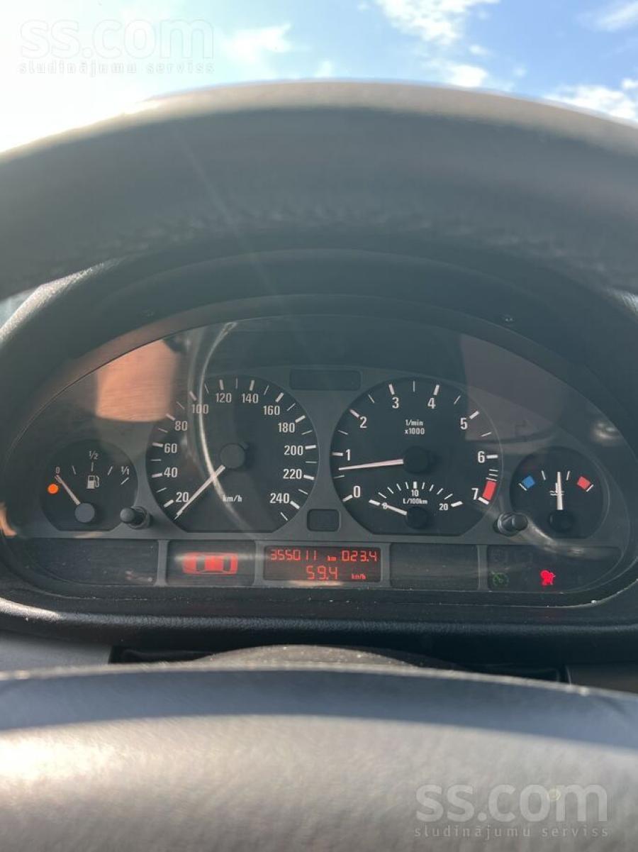 Black BMW 320 2003 in Riga, with an engine capacity of 2.20 L and mileage of 350 thousand km for 1850 €, photo 12 on AUTOMOTO.COM.LV