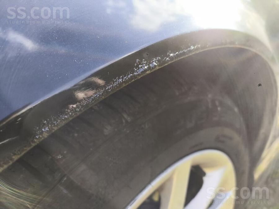 Black BMW 320 2003 in Valmiera, with an engine capacity of 2.00 L and mileage of 410 thousand km for 1750 €, photo 7 on AUTOMOTO.COM.LV