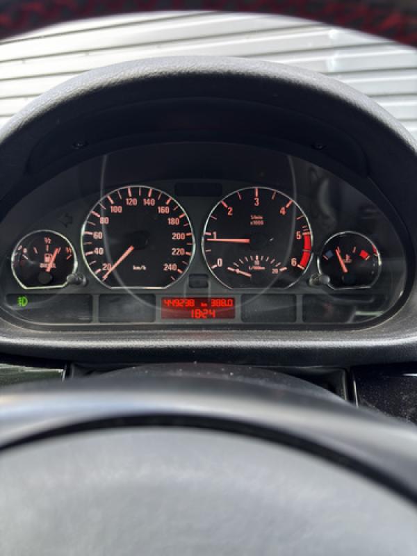 Black BMW 320 2003 in Tartu, with an engine capacity of 0.00 L and mileage of 439 thousand km for 3000 €, photo 10 on AUTOMOTO.COM.LV