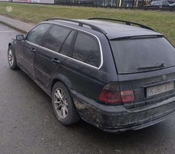 Melns BMW 320 2004 Panevēža, ar dzinēja tilpumu 2.00 L un nobraukumu 356 tūkst. km par 700 €, foto 3 vietnē AUTOMOTO.COM.LV