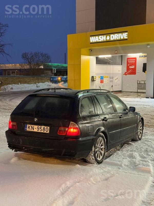 Black BMW 320 2004 in Riga, with an engine capacity of 2.00 L and mileage of 356 thousand km for 3000 €, photo 3 on AUTOMOTO.COM.LV