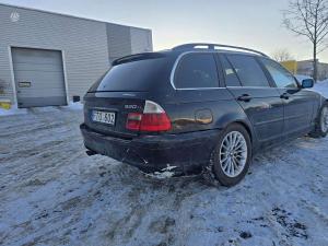 Melns BMW 320 2004 Viļņa, ar dzinēja tilpumu 2.17 L un nobraukumu 345 tūkst. km par 1200 €, foto 4 vietnē AUTOMOTO.COM.LV