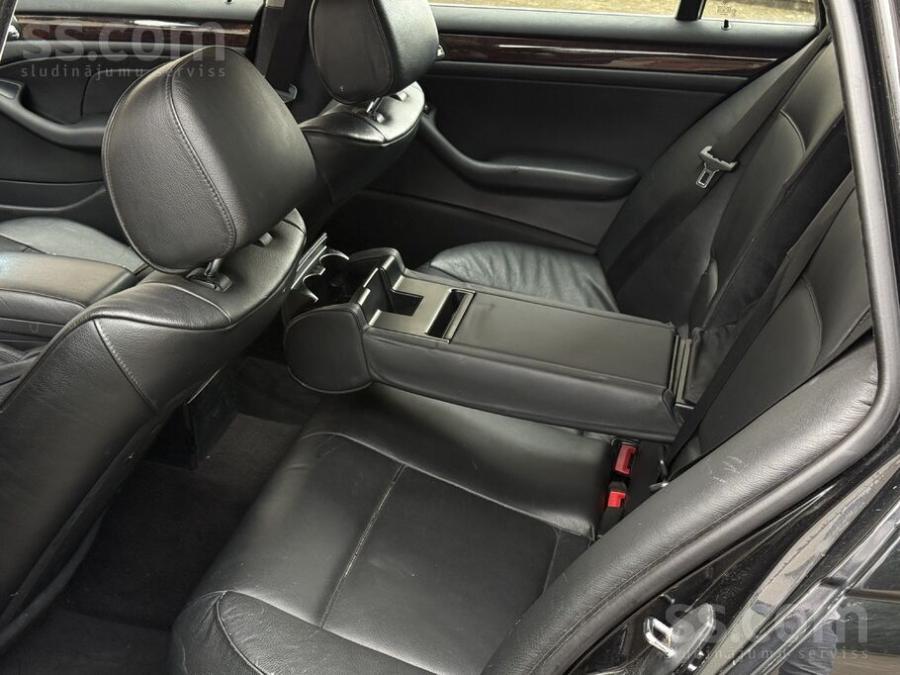 Black BMW 320 2004 in Jelgava, with an engine capacity of 2.00 L and mileage of 298 thousand km for 3390 €, photo 13 on AUTOMOTO.COM.LV