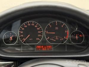 Black BMW 320 2004 in Jelgava, with an engine capacity of 2.00 L and mileage of 298 thousand km for 3390 €, photo 18 on AUTOMOTO.COM.LV