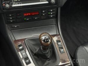 Black BMW 320 2004 in Jelgava, with an engine capacity of 2.00 L and mileage of 298 thousand km for 3390 €, photo 19 on AUTOMOTO.COM.LV
