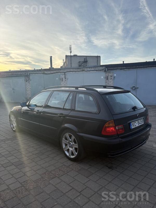 Black BMW 320 2004 in Riga, with an engine capacity of 2.00 L and mileage of 409 thousand km for 1950 €, photo 4 on AUTOMOTO.COM.LV