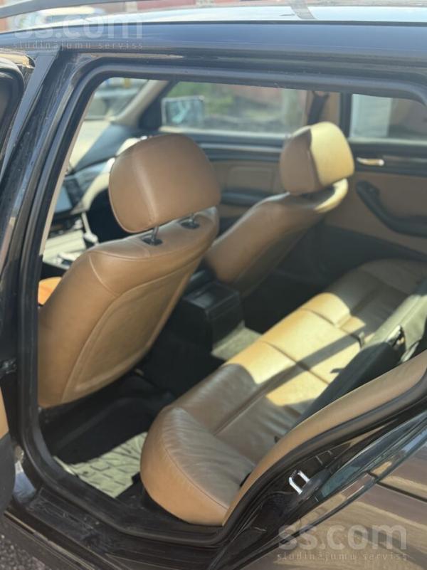 Black BMW 320 2004 in Riga, with an engine capacity of 2.00 L and mileage of 440 thousand km for 2600 €, photo 9 on AUTOMOTO.COM.LV