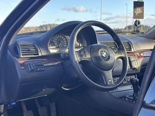 Melns BMW 320 2004 Viļņa, ar dzinēja tilpumu 2.00 L un nobraukumu 400 tūkst. km par 1500 €, foto 4 vietnē AUTOMOTO.COM.LV