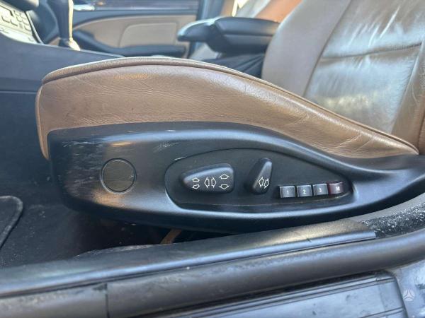 Melns BMW 320 2004 Viļņa, ar dzinēja tilpumu 2.00 L un nobraukumu 400 tūkst. km par 1500 €, foto 6 vietnē AUTOMOTO.COM.LV