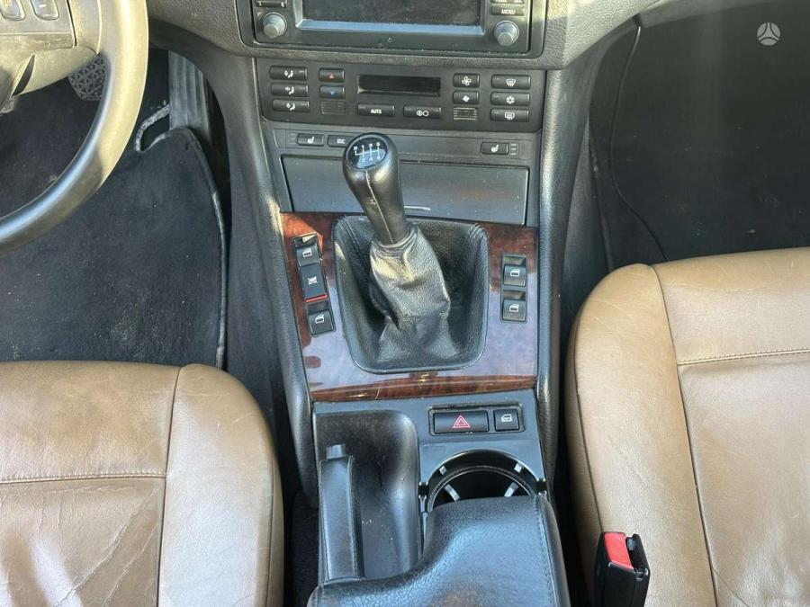 Melns BMW 320 2004 Viļņa, ar dzinēja tilpumu 2.00 L un nobraukumu 400 tūkst. km par 1500 €, foto 8 vietnē AUTOMOTO.COM.LV