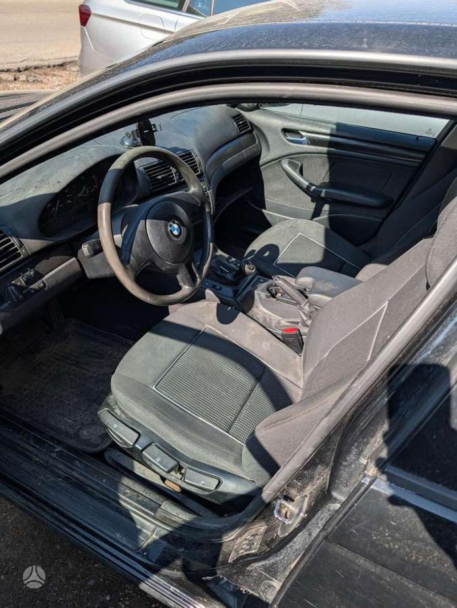 Черный БМВ 320 2004 в Вильнюс, объемом двигателя 2.00 л и пробегом 334 тыс. км за 800 €, фото 9 на AUTOMOTO.COM.LV