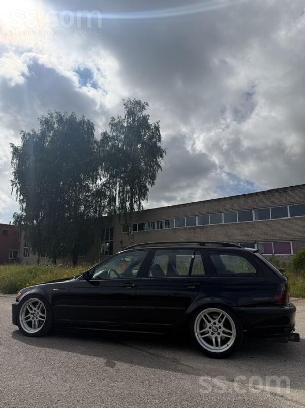 Black BMW 320 2004 in Daugavpils, with an engine capacity of 2.00 L and mileage of 462 thousand km for 2100 €, photo 2 on AUTOMOTO.COM.LV