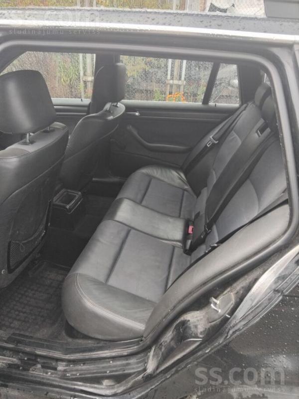 Black BMW 320 2004 in Jelgava, with an engine capacity of 2.00 L and mileage of 385 thousand km for 1100 €, photo 2 on AUTOMOTO.COM.LV