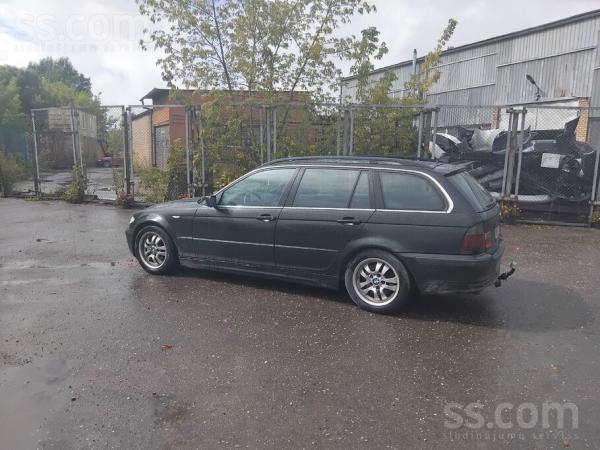 Black BMW 320 2004 in Jelgava, with an engine capacity of 2.00 L and mileage of 385 thousand km for 1100 €, photo 6 on AUTOMOTO.COM.LV