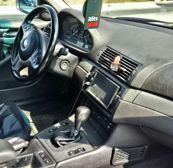 Melns BMW 320 2004 Viļņa, ar dzinēja tilpumu 2.00 L un nobraukumu 300 tūkst. km par 1250 €, foto 3 vietnē AUTOMOTO.COM.LV