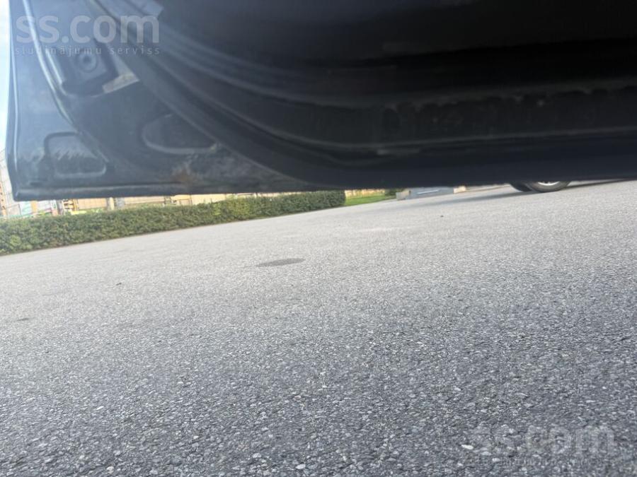 Melns BMW 320 2004 Valmiera, ar dzinēja tilpumu 2.00 L un nobraukumu 286 tūkst. km par 1100 €, foto 9 vietnē AUTOMOTO.COM.LV