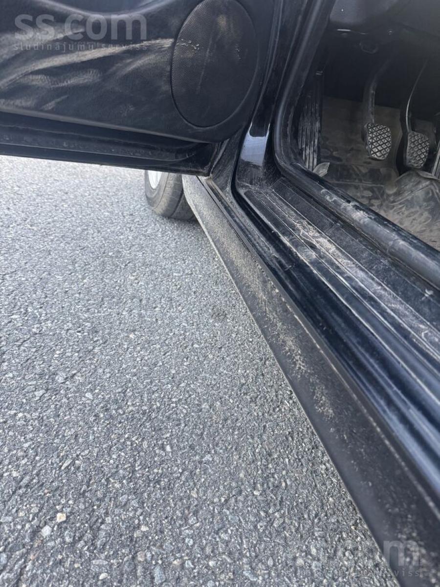Melns BMW 320 2004 Valmiera, ar dzinēja tilpumu 2.00 L un nobraukumu 286 tūkst. km par 1100 €, foto 10 vietnē AUTOMOTO.COM.LV