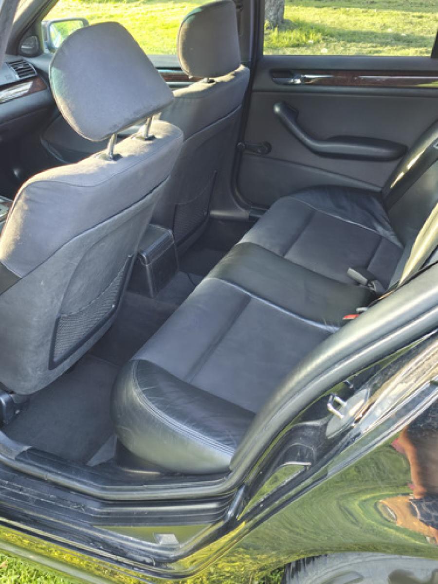 Black BMW 320 2004 in Rakvere, with an engine capacity of 0.00 L and mileage of 552 thousand km for 2550 €, photo 13 on AUTOMOTO.COM.LV