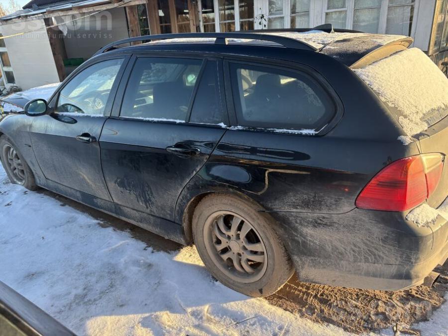 Black BMW 320 2005 in Riga, with an engine capacity of 2.00 L and mileage of 426 thousand km for 1500 €, photo 1 on AUTOMOTO.COM.LV