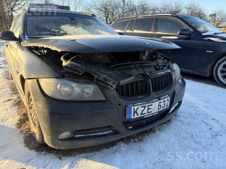 Black BMW 320 2005 in Riga, with an engine capacity of 2.00 L and mileage of 426 thousand km for 1500 €, photo 4 on AUTOMOTO.COM.LV