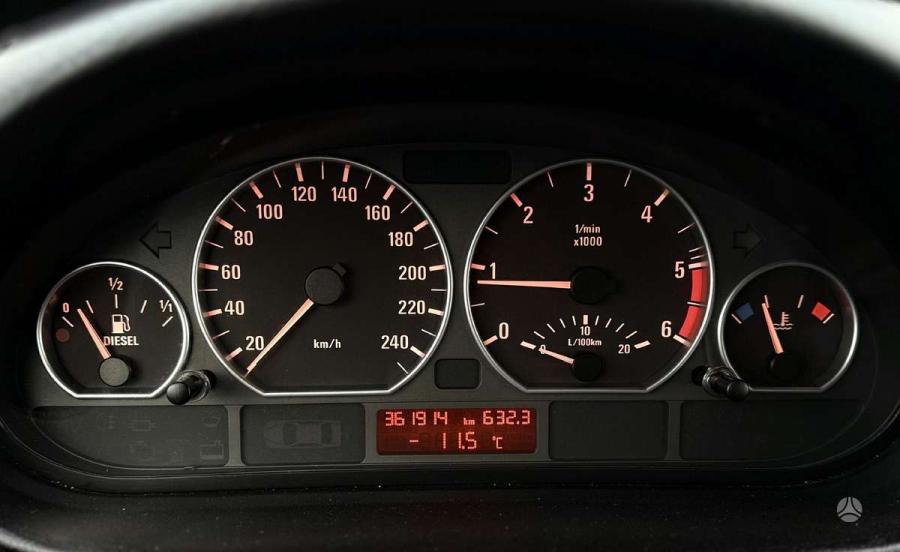 Black BMW 320 2005 in Vilnius, with an engine capacity of 2.00 L and mileage of 362 thousand km for 1850 €, photo 18 on AUTOMOTO.COM.LV