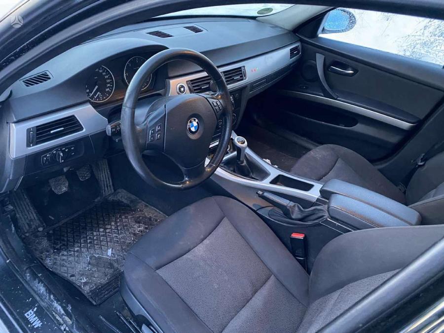 Melns BMW 320 2005 Viļņa, ar dzinēja tilpumu 2.00 L un nobraukumu 363 tūkst. km par 1650 €, foto 9 vietnē AUTOMOTO.COM.LV