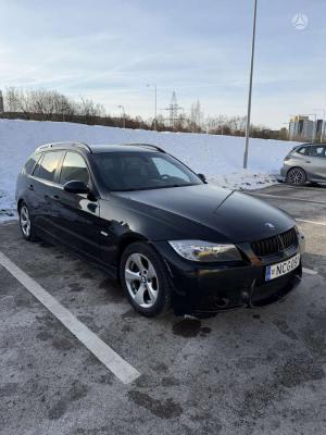 Melns BMW 320 2005 Viļņa, ar dzinēja tilpumu 2.00 L un nobraukumu 250 tūkst. km par 2499 €, foto 2 vietnē AUTOMOTO.COM.LV