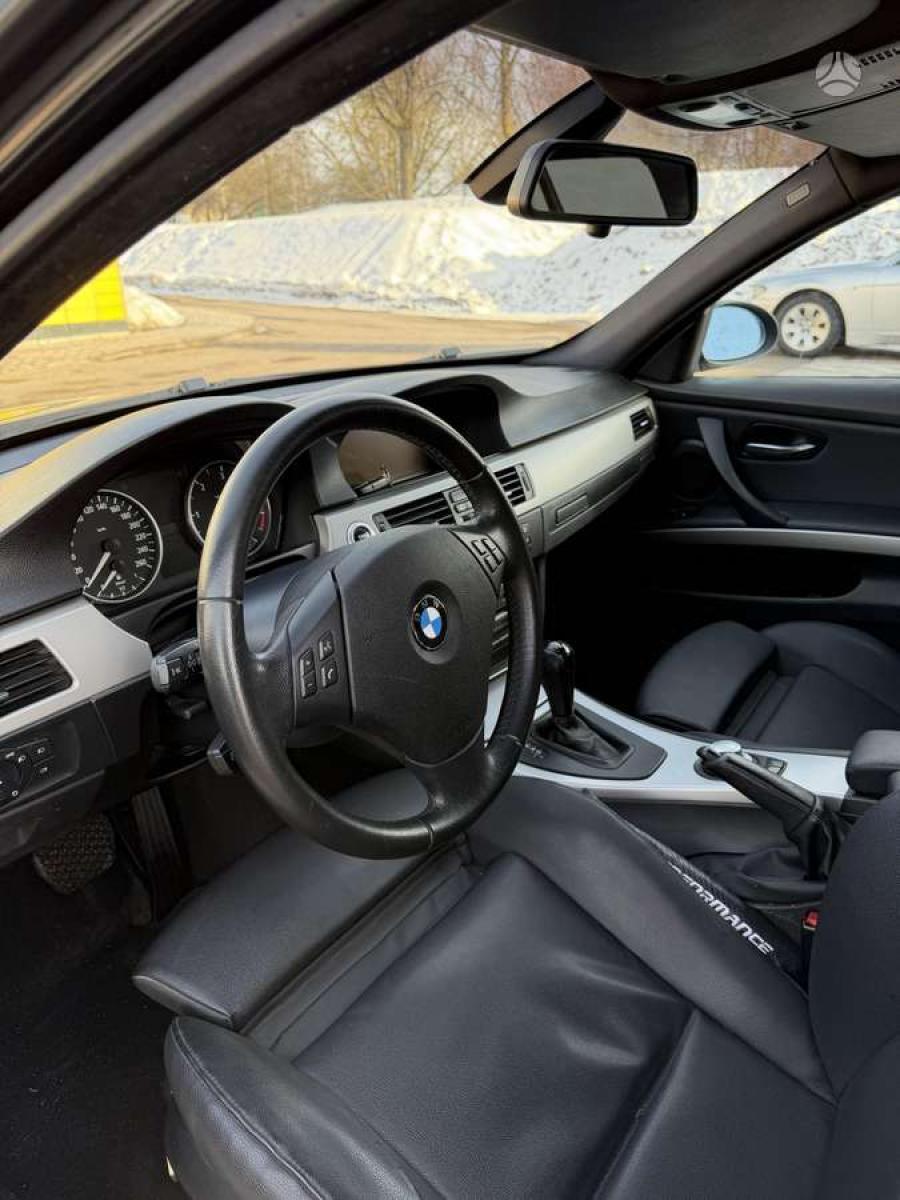 Melns BMW 320 2005 Viļņa, ar dzinēja tilpumu 2.00 L un nobraukumu 250 tūkst. km par 2499 €, foto 8 vietnē AUTOMOTO.COM.LV