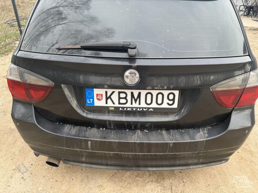 Black BMW 320 2005 in Vilnius, with an engine capacity of 2.00 L and mileage of 366 thousand km for 2100 €, photo 3 on AUTOMOTO.COM.LV