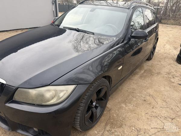 Melns BMW 320 2005 Viļņa, ar dzinēja tilpumu 2.00 L un nobraukumu 366 tūkst. km par 2100 €, foto 5 vietnē AUTOMOTO.COM.LV