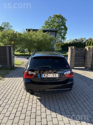 Black BMW 320 2005 in Riga, with an engine capacity of 2.00 L and mileage of 342 thousand km for 5800 €, photo 5 on AUTOMOTO.COM.LV