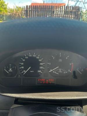 Black BMW 320 2005 in Jurmala, with an engine capacity of 2.00 L and mileage of 375 thousand km for 1390 €, photo 12 on AUTOMOTO.COM.LV