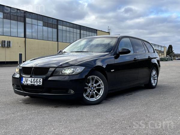Black BMW 320 2005 in Riga, with an engine capacity of 2.00 L and mileage of 297 thousand km for 3200 €, photo 4 on AUTOMOTO.COM.LV