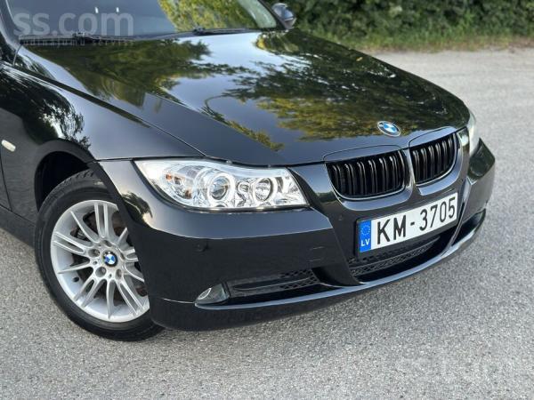 Melns BMW 320 2005 Tukums, ar dzinēja tilpumu 2.00 L un nobraukumu 0 tūkst. km par 2900 €, foto 3 vietnē AUTOMOTO.COM.LV