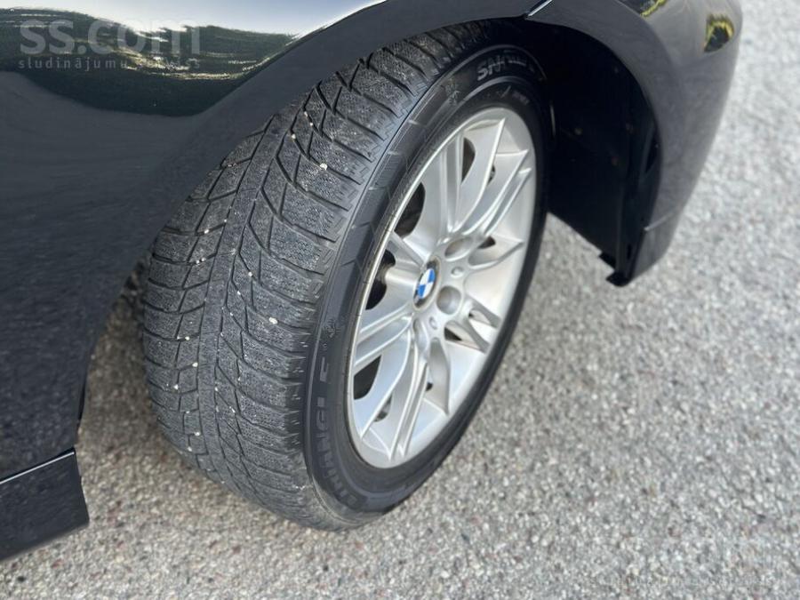 Melns BMW 320 2005 Tukums, ar dzinēja tilpumu 2.00 L un nobraukumu 0 tūkst. km par 2900 €, foto 7 vietnē AUTOMOTO.COM.LV